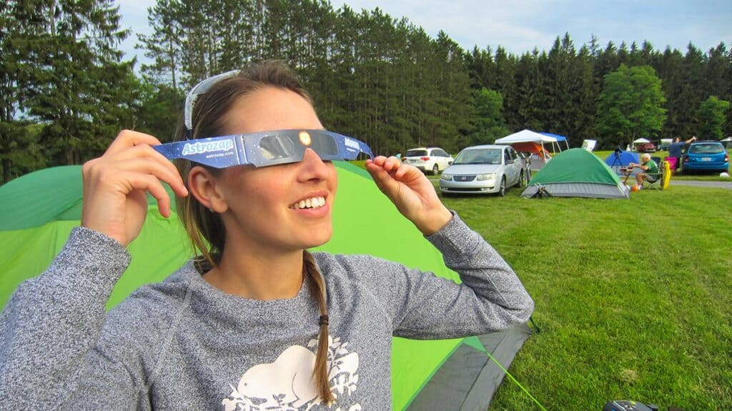 How to Photograph a Solar Eclipse | Equipment + Camera Settings