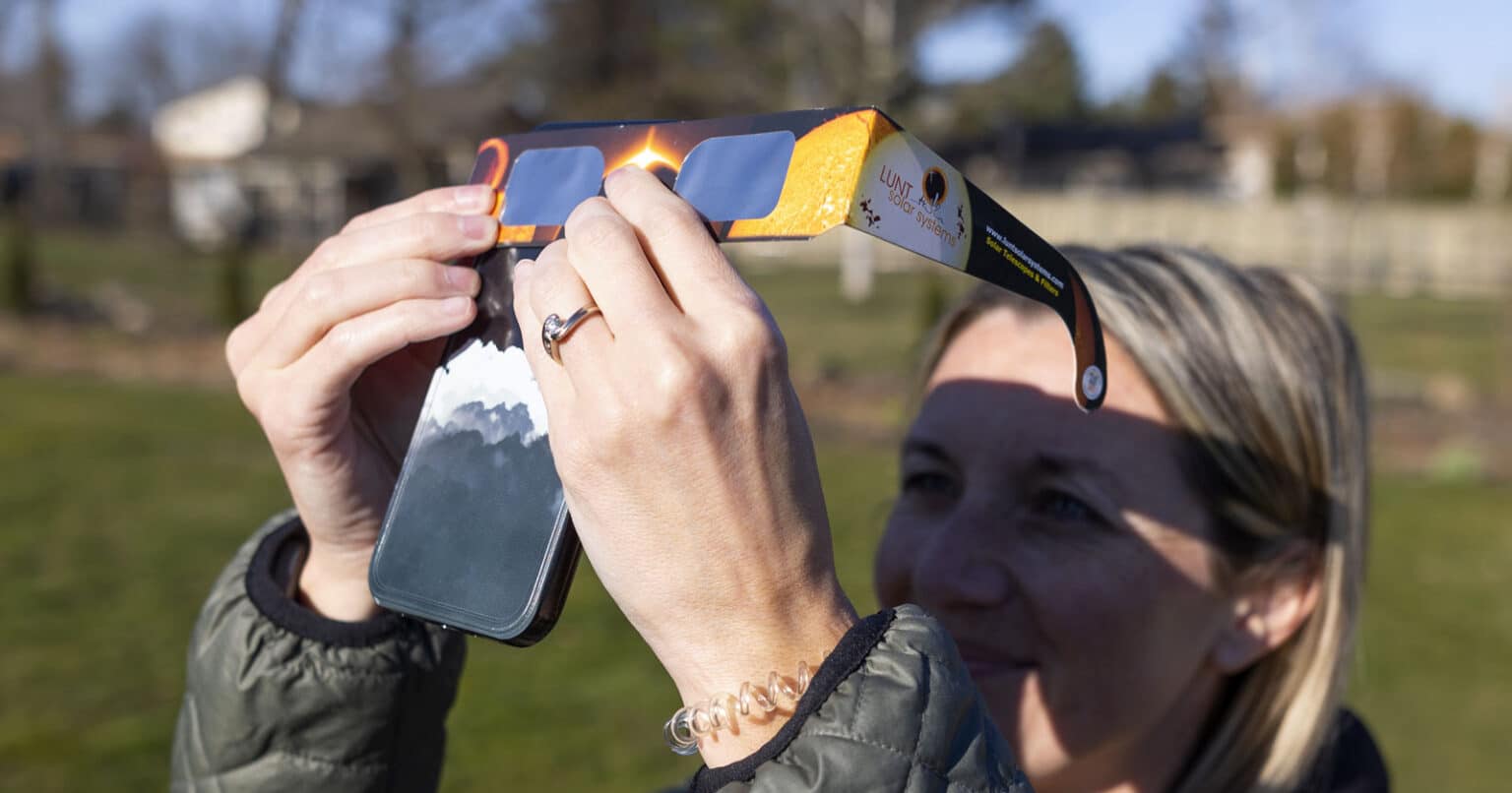 How to Photograph a Solar Eclipse | Equipment + Camera Settings